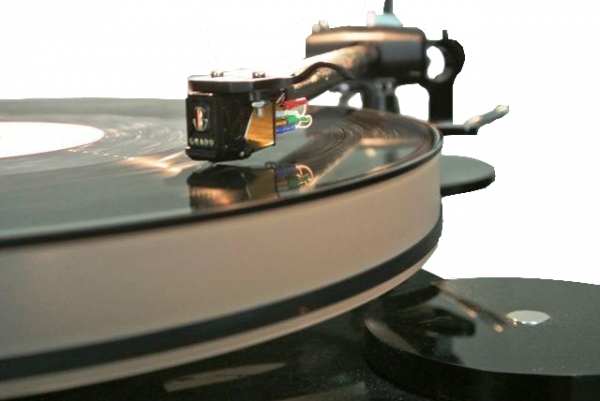 Aurora Turntable with Grado Cartridge | Origin Live